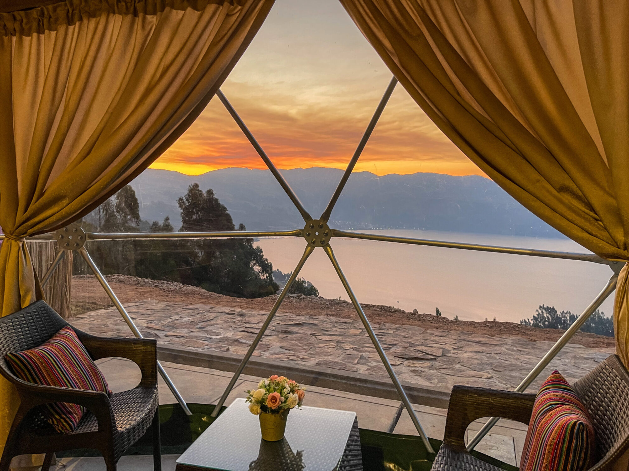 Glamping PERU | Hotel Glamping en La Laguna de Pacucha, Andahuaylas